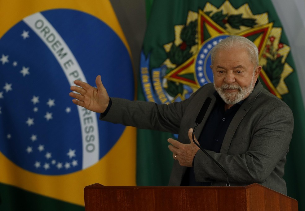 Lula chama Campos Neto de esse cidadão e diz que pode rever autonomia do Banco Central