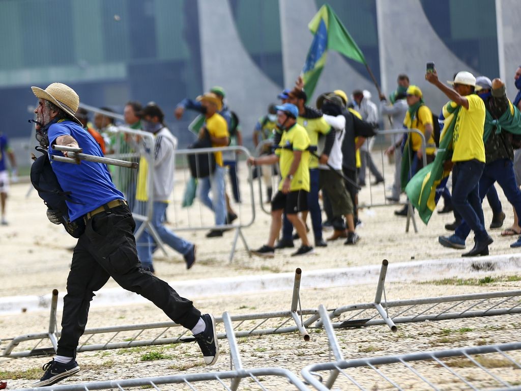 de janeiro Atos golpistas deixaram rastro de destruição veja vídeos e fotos Política