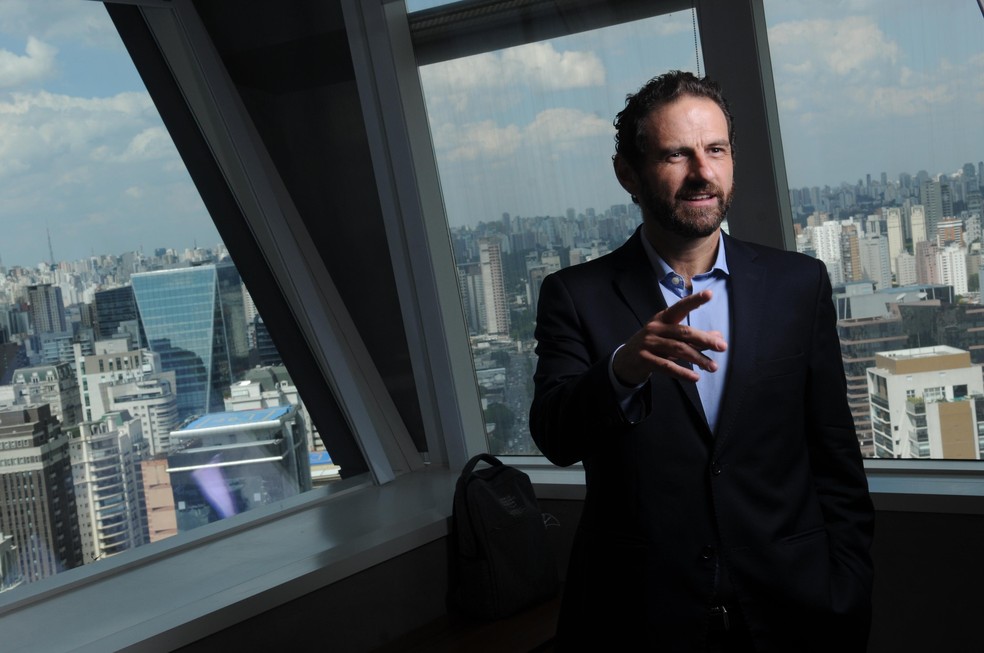 XP atribui risco de alta para projeções de dólar a R$ 4,70 e de Selic a ...