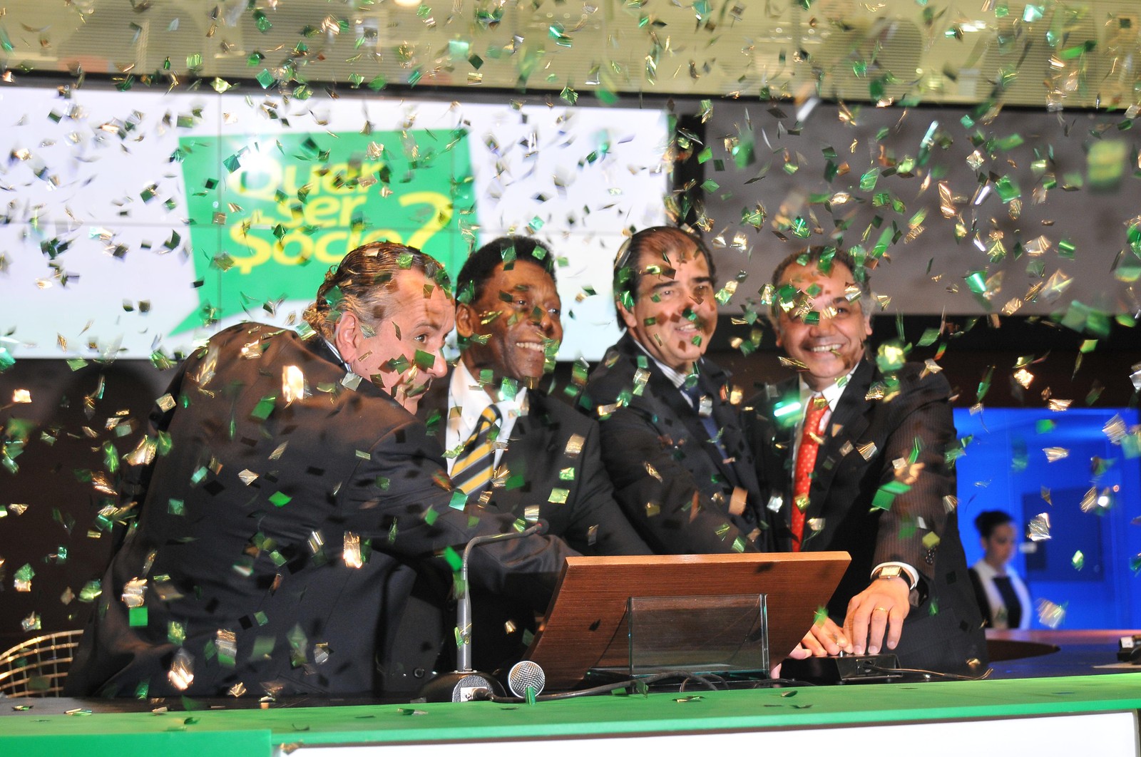 Veja fotos e vídeo da trajetória de Pelé, rei do futebol | Brasil ...