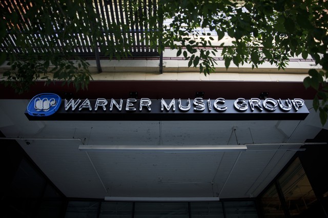 Warner Music e Bain Capital lançam joint venture para comprar catálogos ...