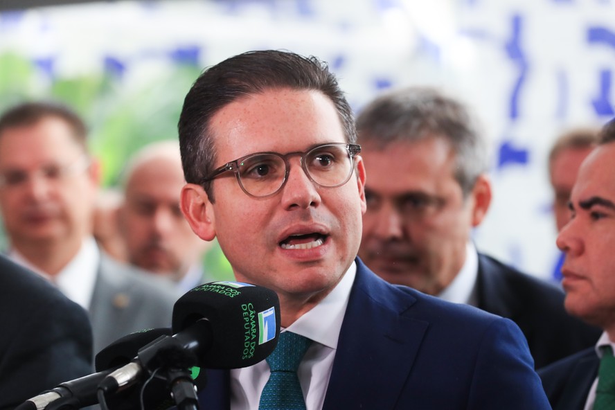 Motta adota tom conciliatório, diz que não rompeu com governo, mas ...