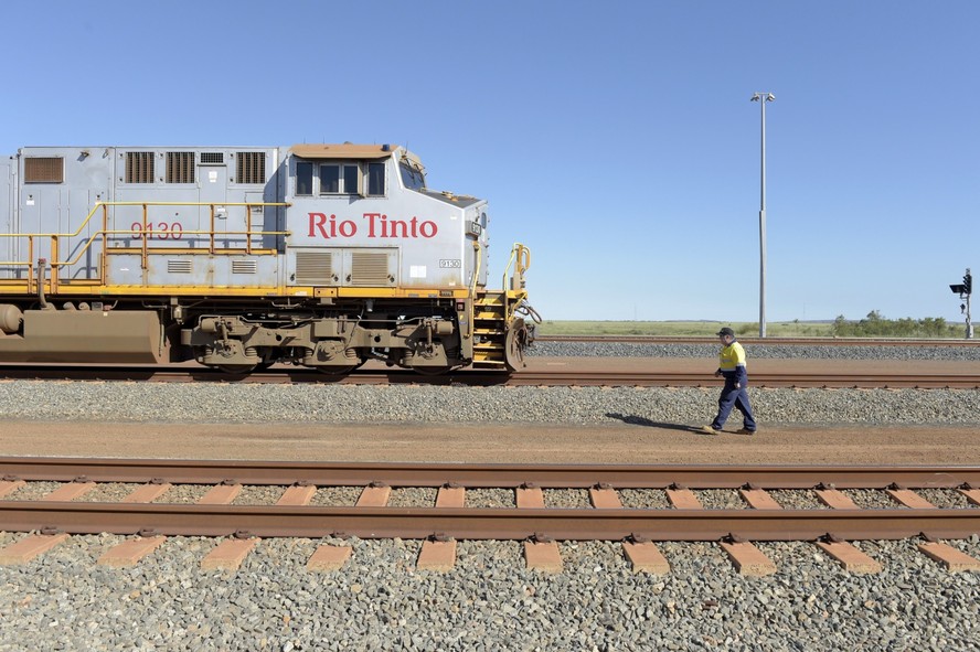 Rio Tinto contrata três bancos para assessorar possível compra da ...