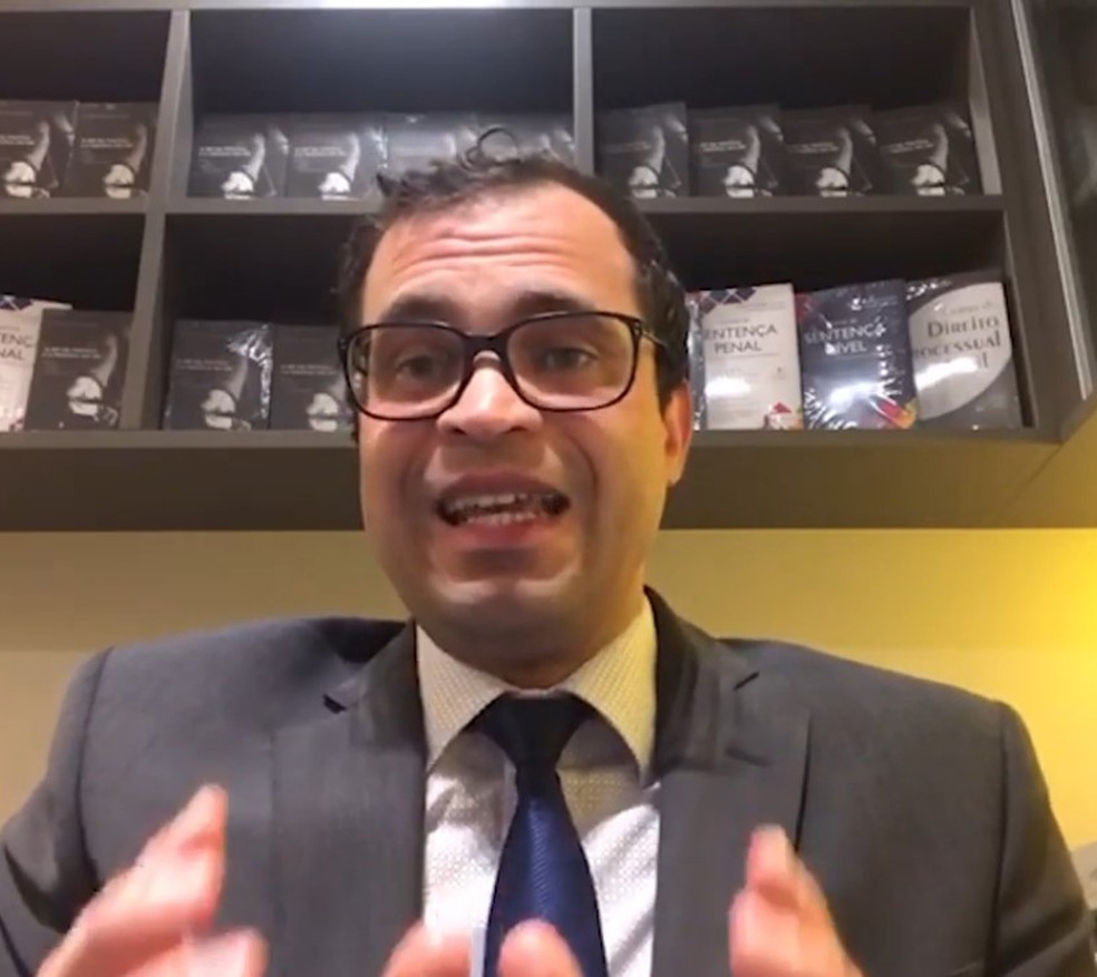 Livro mostra que decisões do Supremo pendem para governo | Política ...