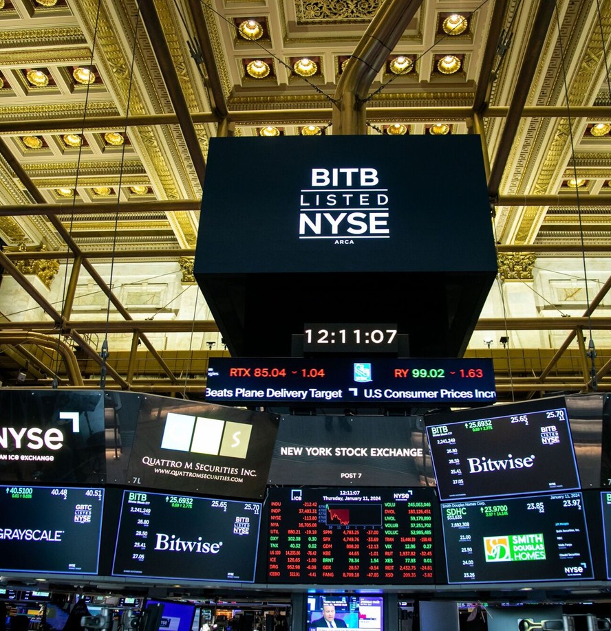 Fundos hedge e de pensão ampliam investimento em ETFs de bitcoin à vista, mostram dados da SEC ...