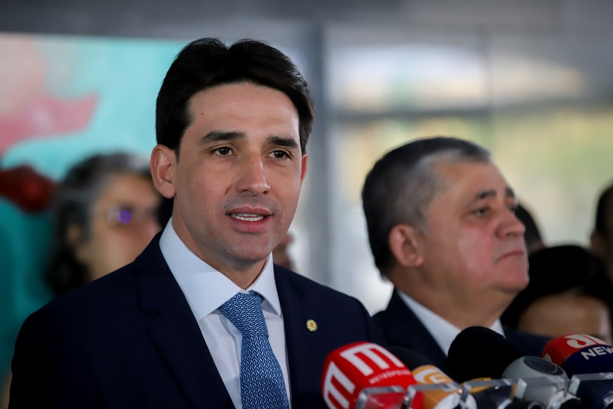 Novo ministro de Portos diz que Anderson Pomini fica na presidência do ...