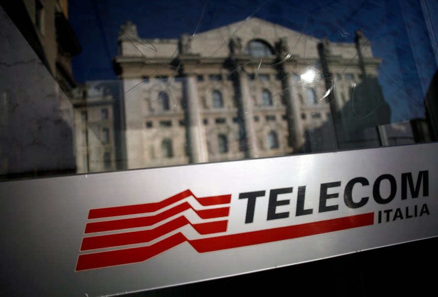 Telecom Italia reduz metas para 2021, após queda de lucro e receita no ...