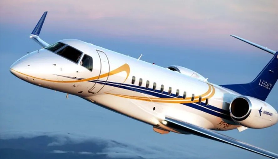 Como era o avião feito pela Embraer e que pertencia ao líder do Grupo ...