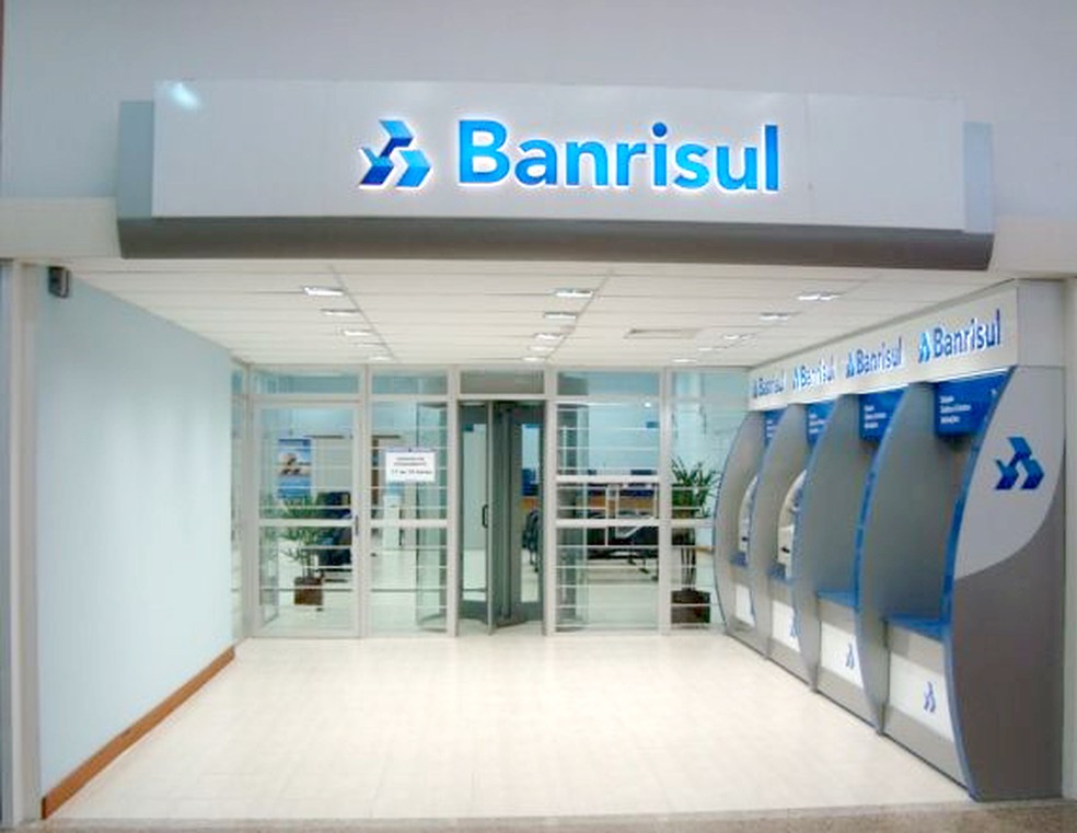 Banrisul tem lucro ajustado de R$ 356,3 milhões no 4º tri, com alta ...