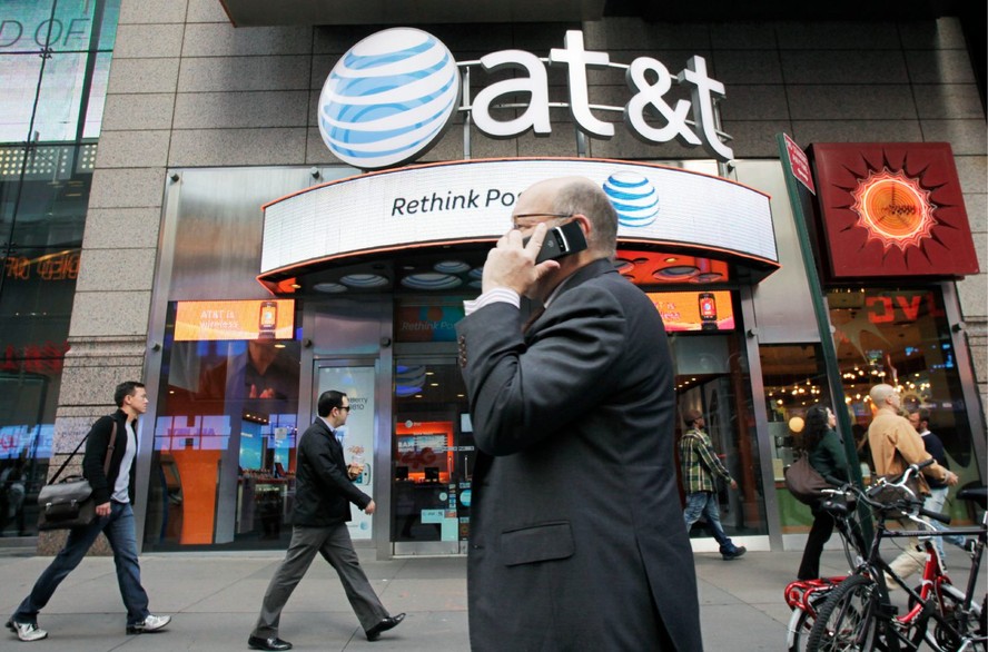 AT&T anuncia plano de recompra de ações | Empresas | Valor Econômico