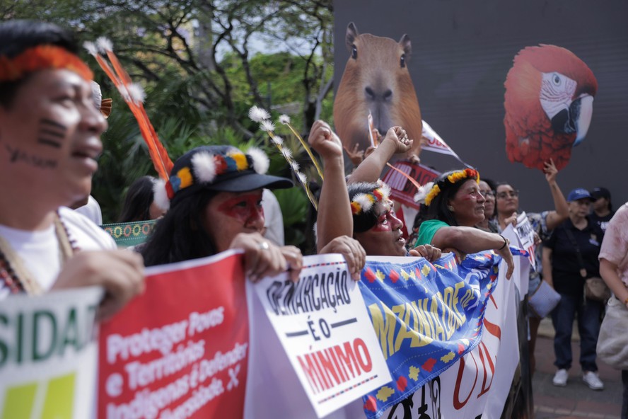 Indígenas brasileiros reivindicam copresidência da COP30 | Brasil ...