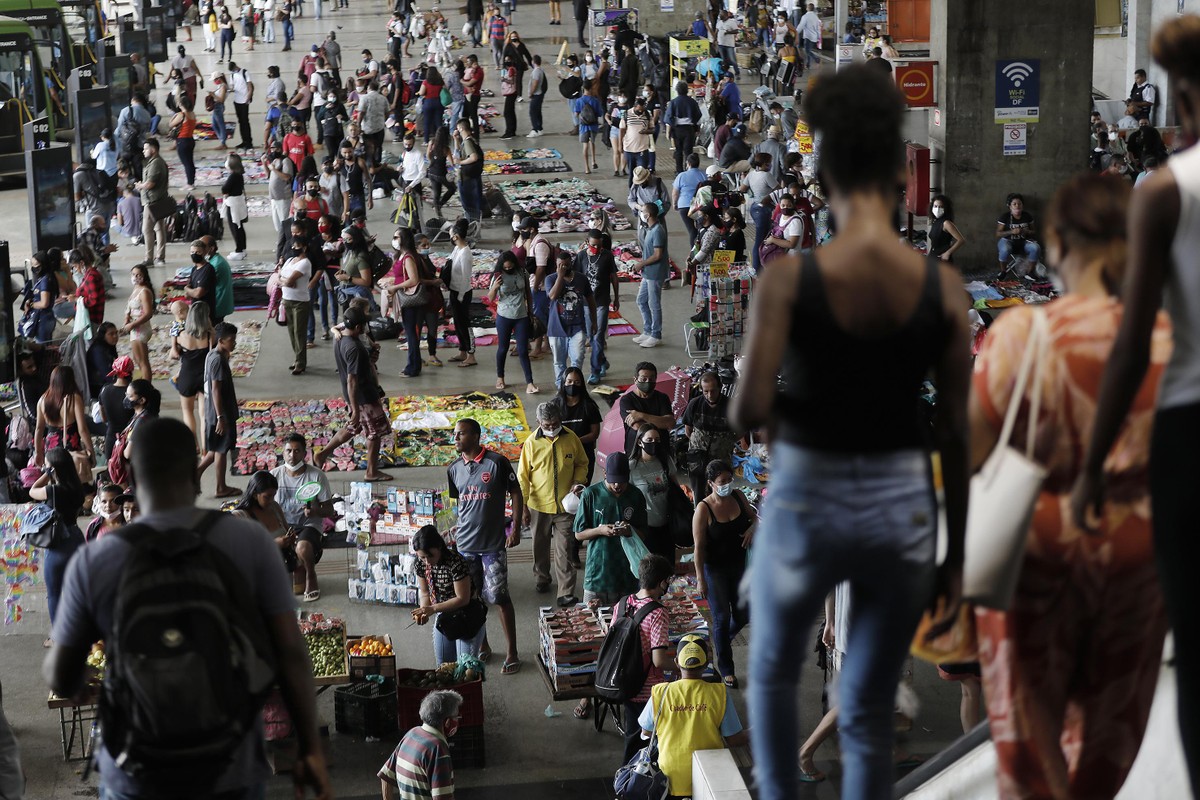 Brasil tem 212,6 milhões de habitantes, aponta IBGE | Brasil | Valor ...