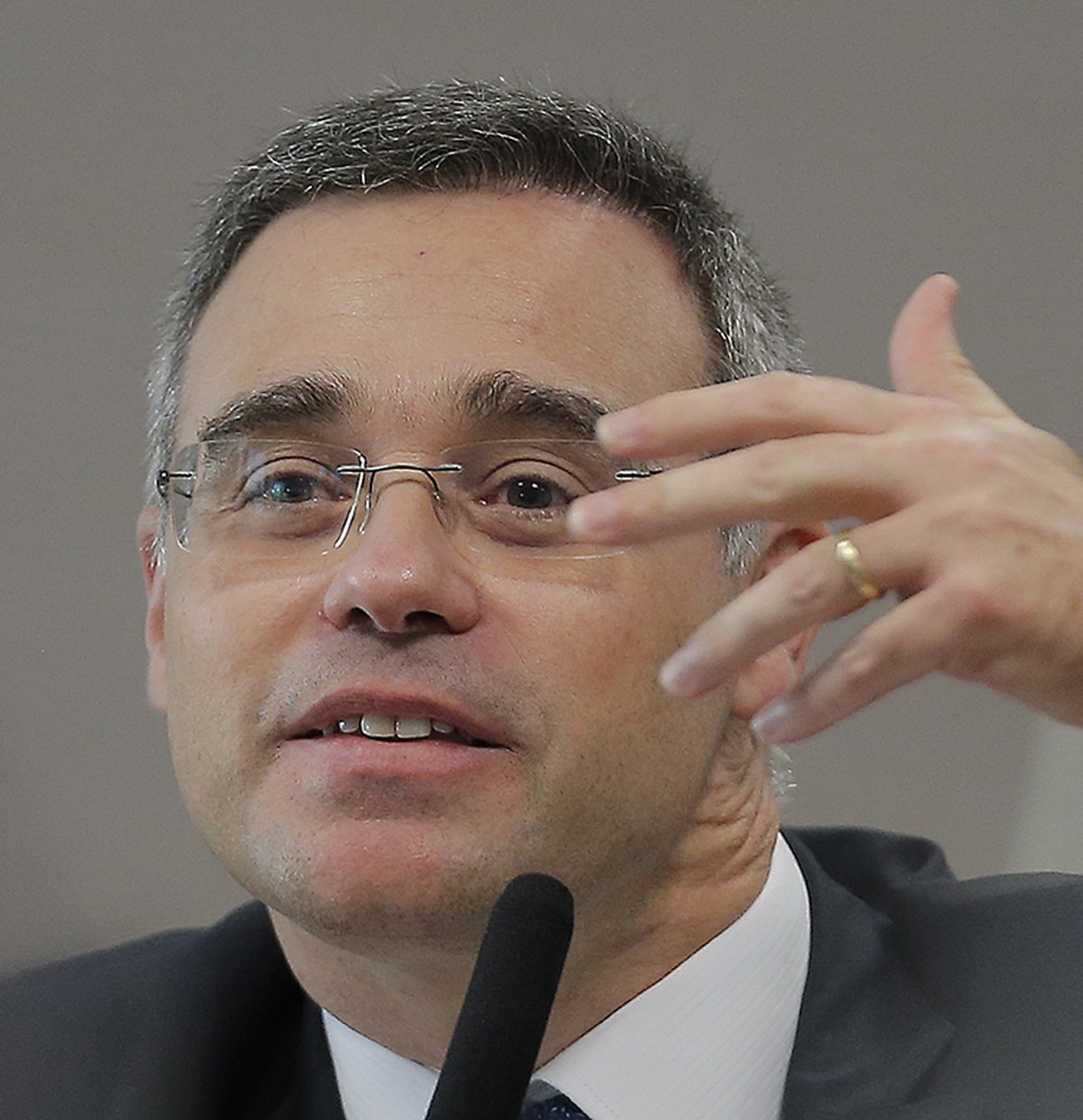 Medidas de Fux ampliam voz de Mendonça no STF | Política | Valor Econômico