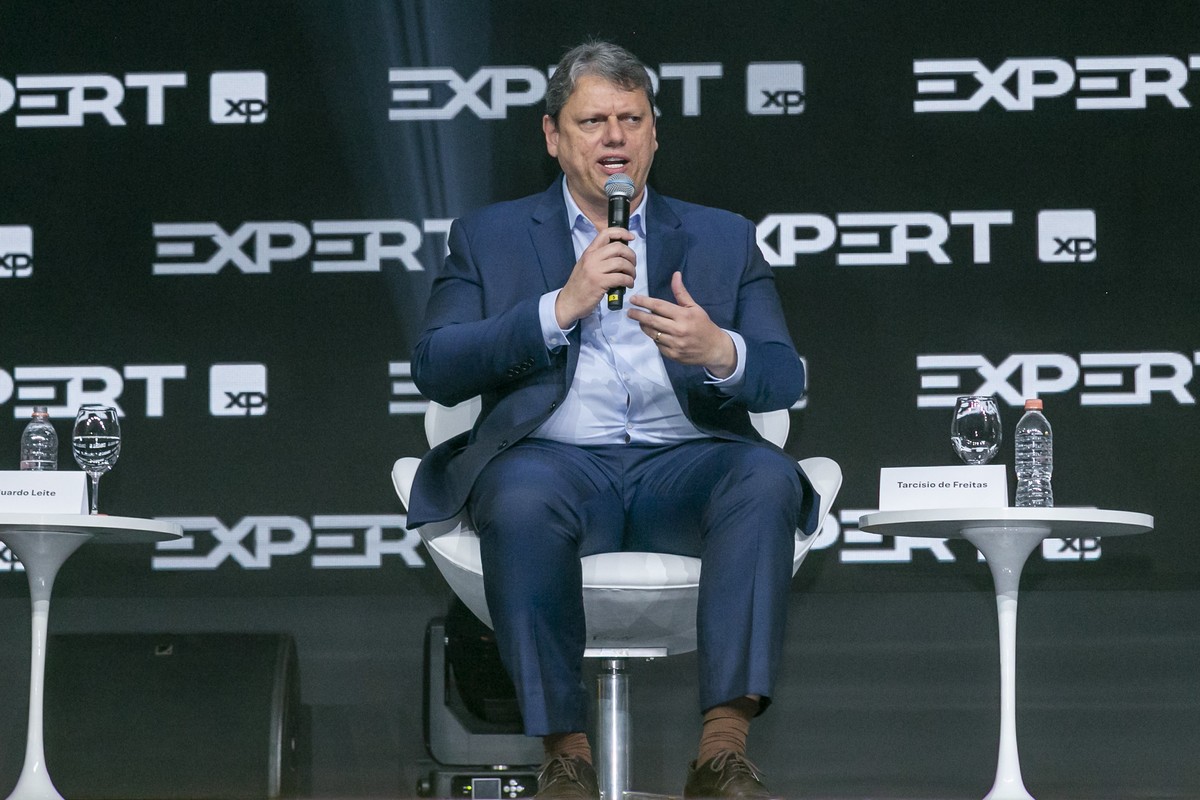 Tarcísio diz que reforma administrativa em SP pode cortar até 10 mil ...