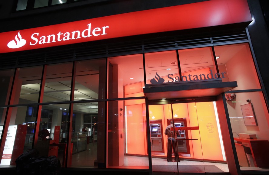 Santander tem lucro de 3,8 bilhões de euros e compra Webster nos EUA ...