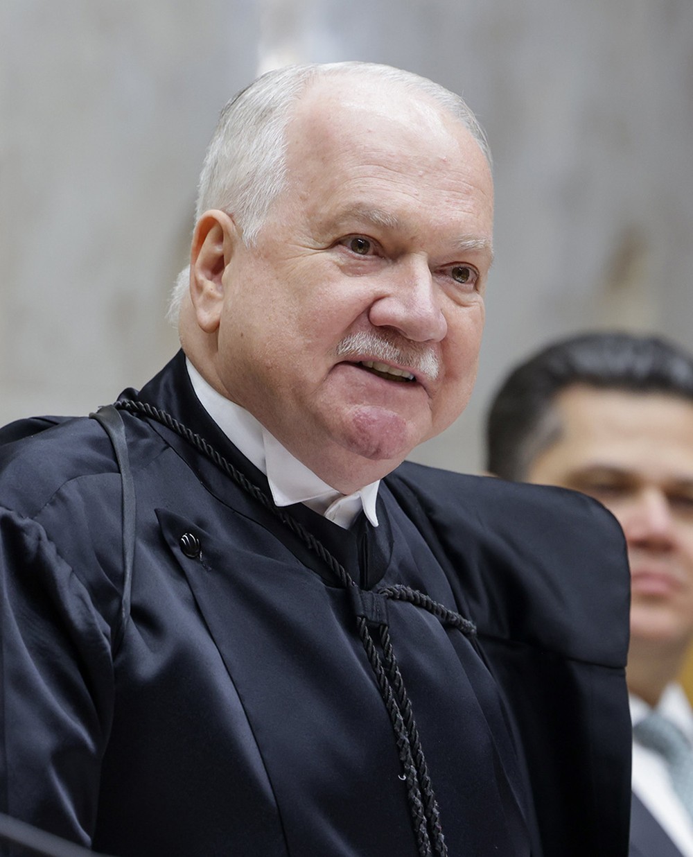 Fachin assume presidência do STF e defende diálogo entre os Poderes ...