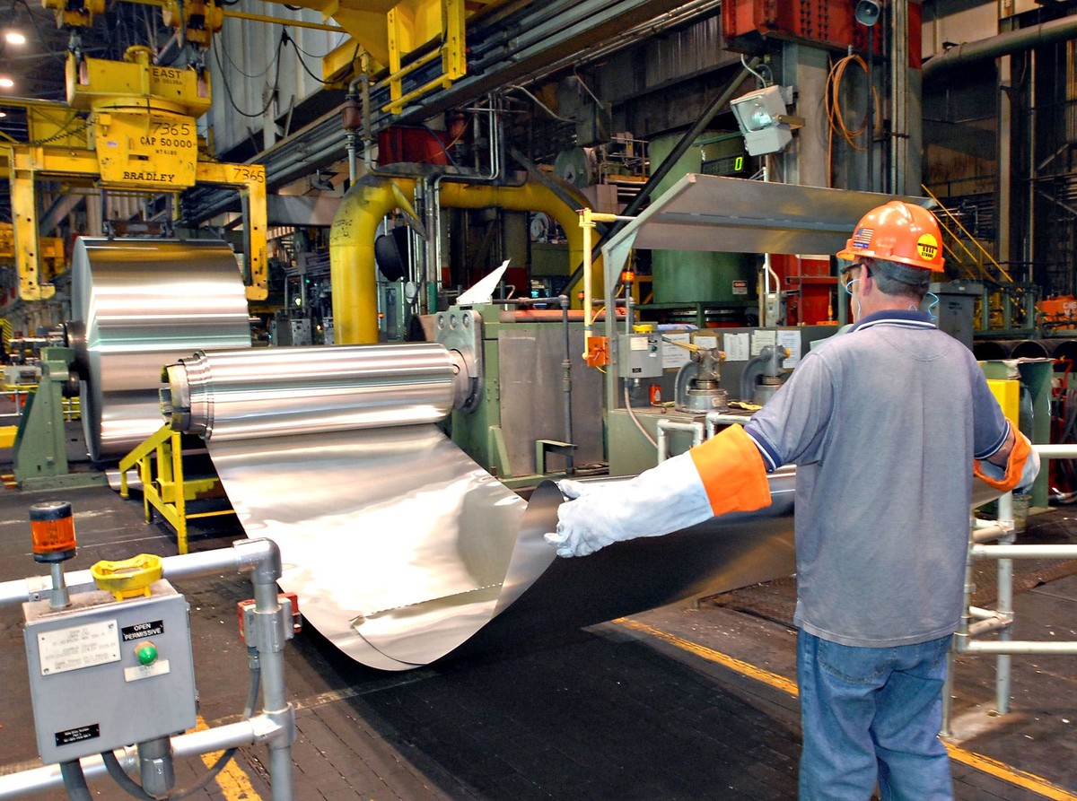 Alcoa nomeia William Oplinger como CEO, no lugar de Roy Harvey ...