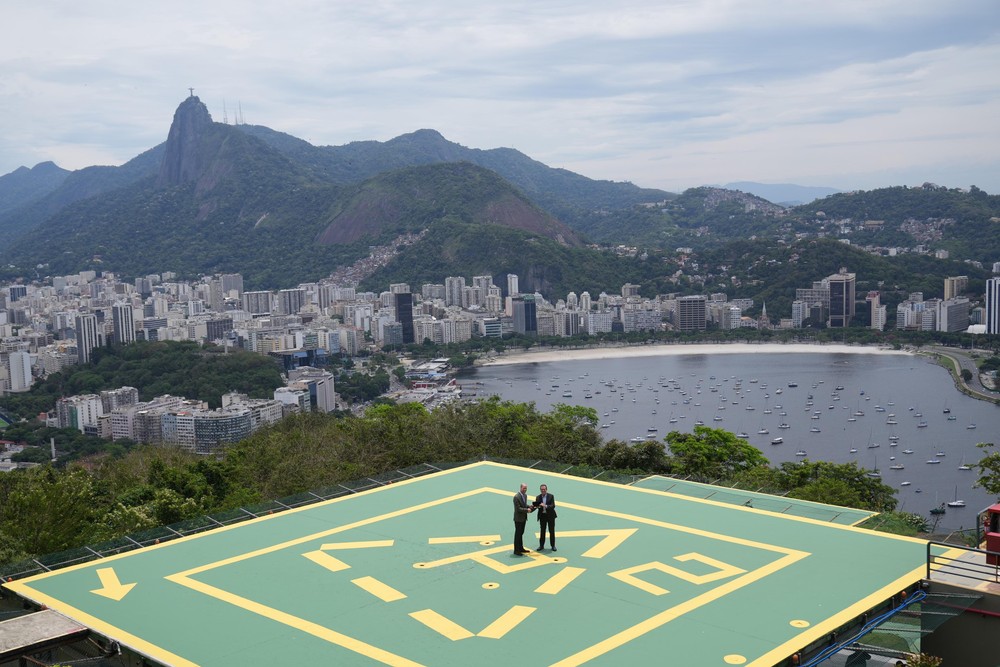 Ao som de Brasileirinho, príncipe William recebe chaves do Rio em seu ...