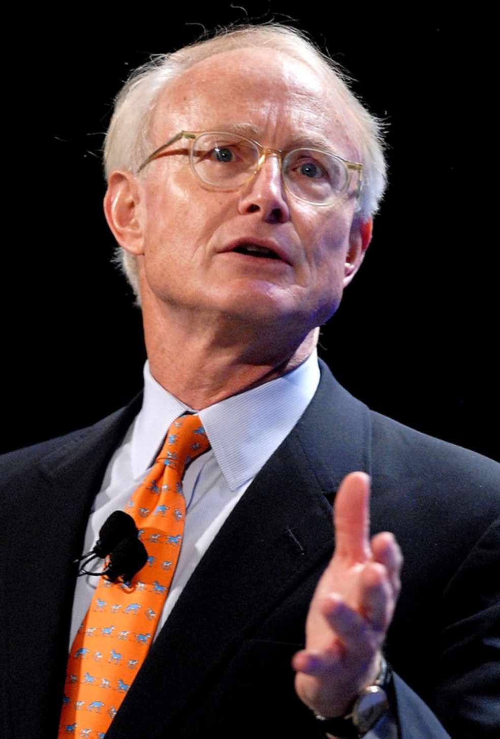 Soluções de questões sociais dependem das empresas, diz Michael Porter ...