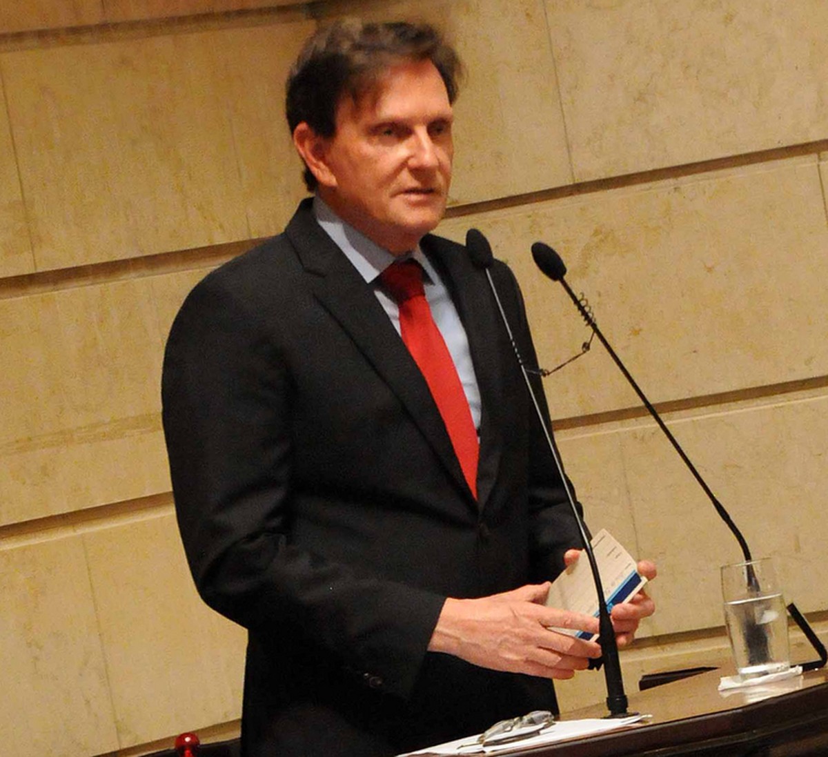 Crivella quer rever contratos e garante: 'É proibido gastar' | Política ...