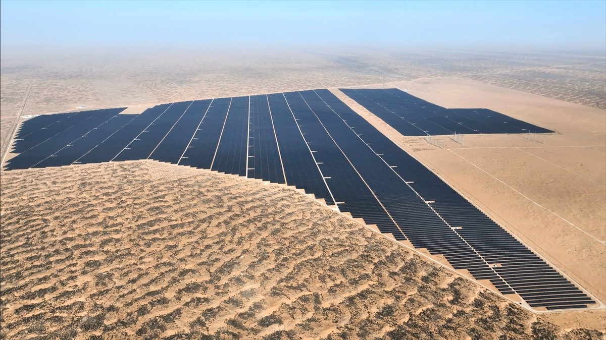 Usina solar em deserto chinês gerará 540 milhões de kWh/ano | Dino ...