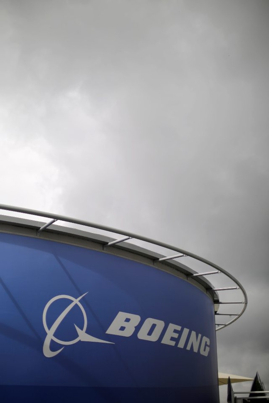 Boeing lança oferta de títulos de US$ 25 bilhões para encarar crise ...