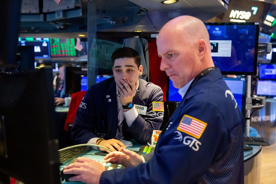 Bolsas de NY sobem em meio a balanços positivos; taxas de Treasuries ...
