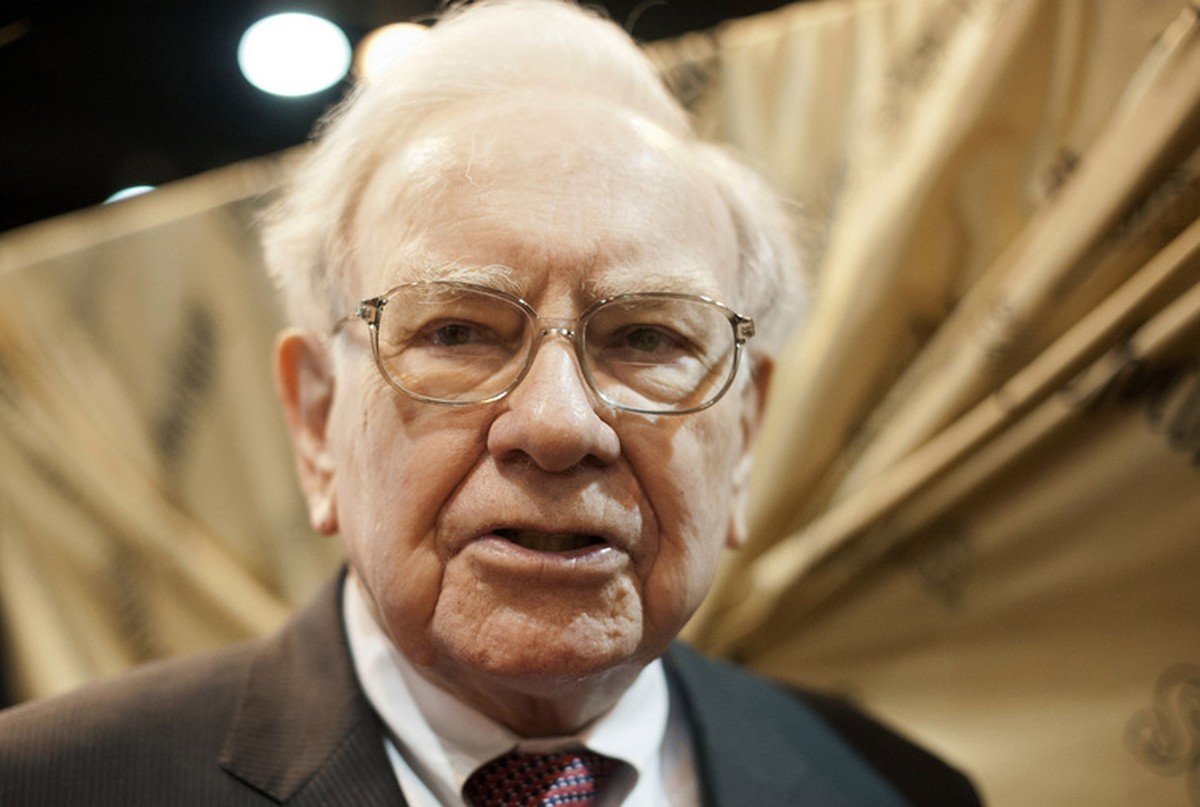 Buffett tem US$ 100 bi em caixa sem aplicação | Finanças | Valor Econômico