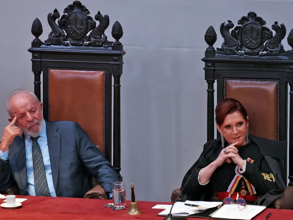 Bolsonaro pode ser julgado por crimes militares, diz nova presidente do ...