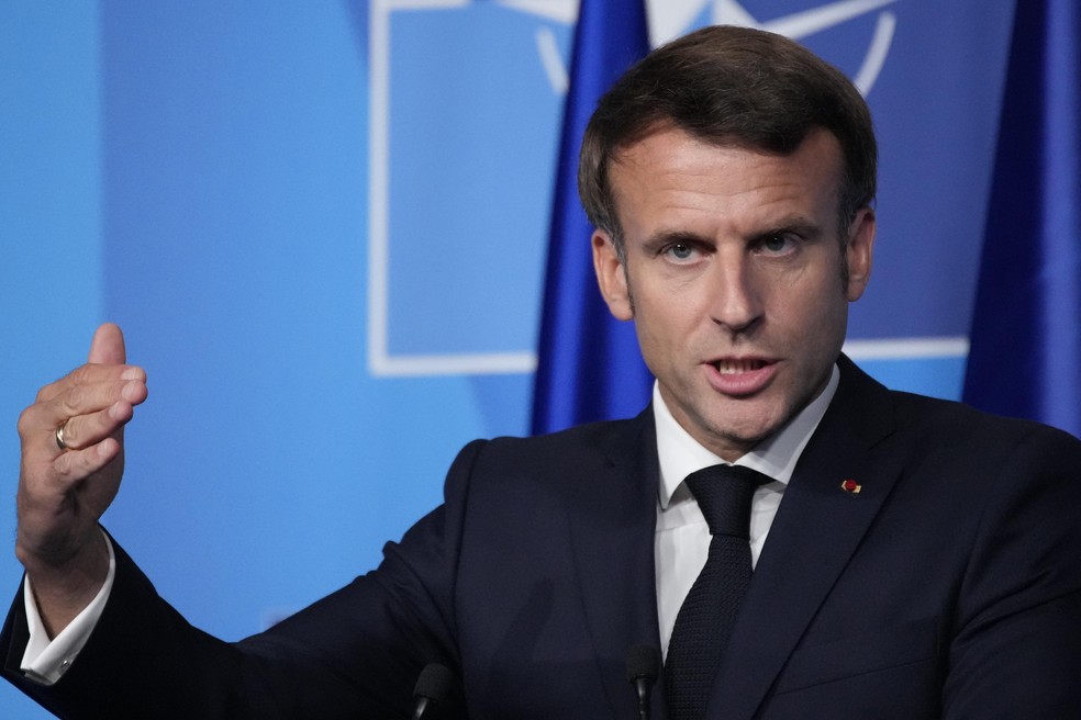 Macron diz que França precisa reduzir 10% de seu consumo de energia ...