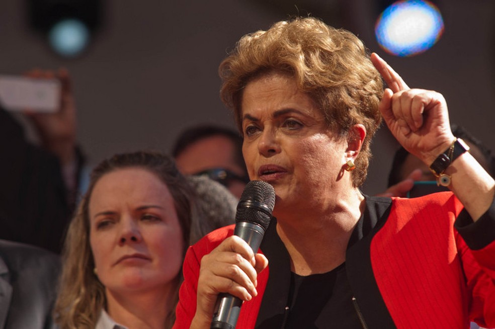 Dilma diz que oposição fará cortes no Bolsa Família | Política | Valor ...