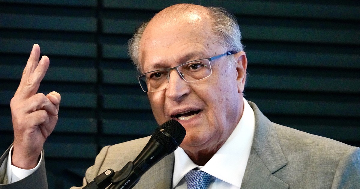 Alckmin faz coro em apoio a Haddad em evento do BNDES | Brasil | Valor ...