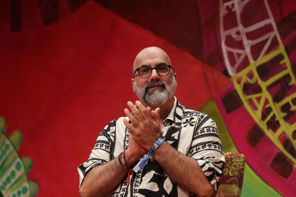 Novo romance de Valter Hugo Mãe encara morte e memória | Eu & | Valor ...