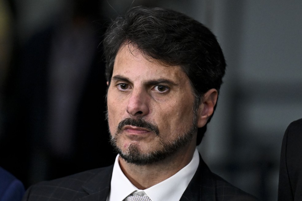 Senado valida licença de Marcos do Val após acordo com STF | Política ...