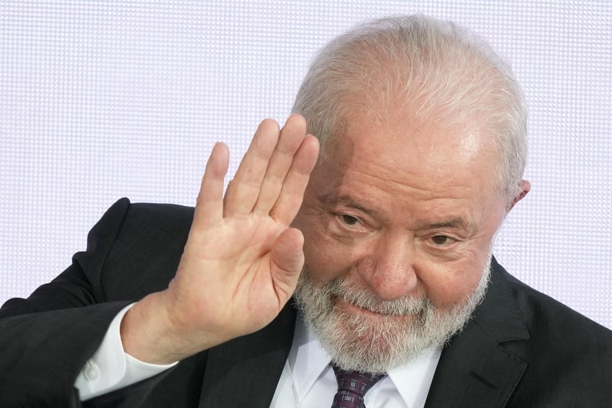 Em Pequim, Lula pode assinar adesão do Brasil à iniciativa chinesa ...