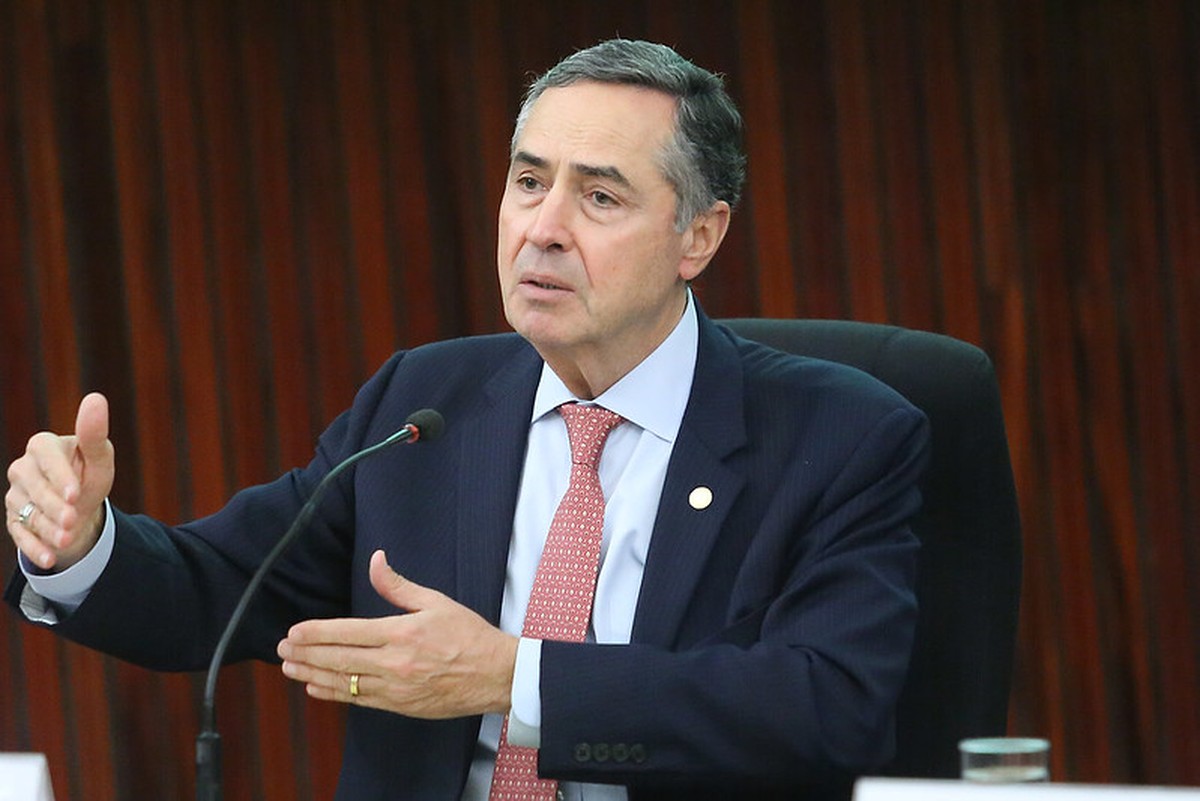 Políticos criticam discursos de apoio à ditadura militar e Barroso ...