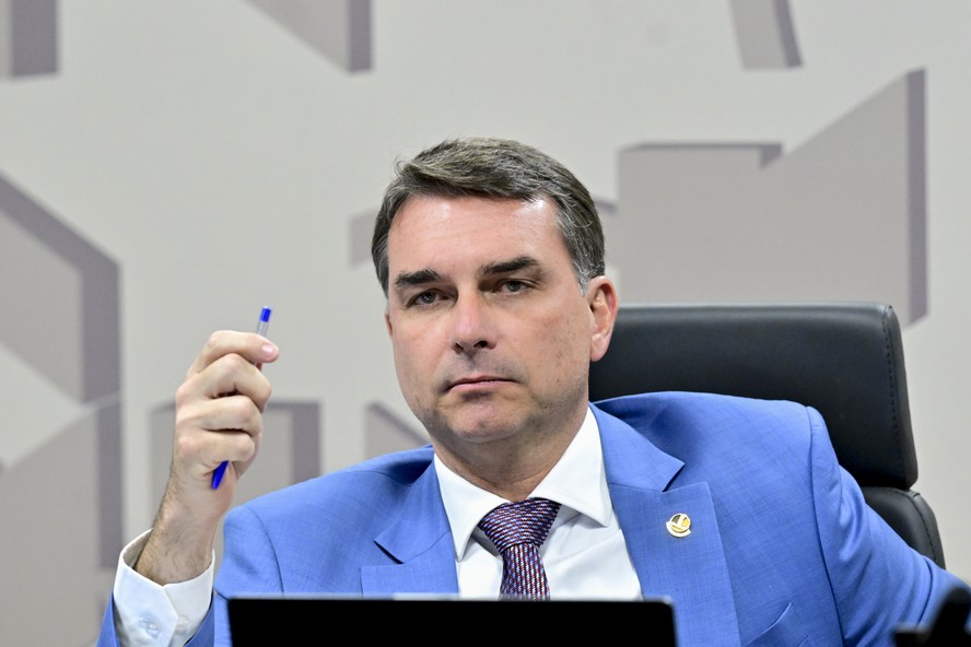 Por que Kayath recebeu Flávio Bolsonaro | Política | Valor Econômico