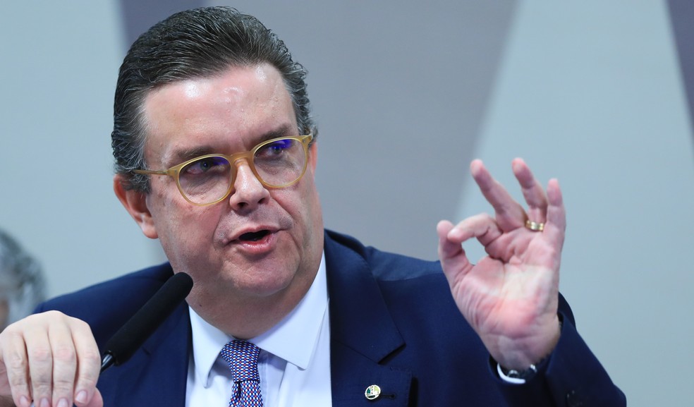 Ministro da Previdência sugere debater metodologia que define juros do ...