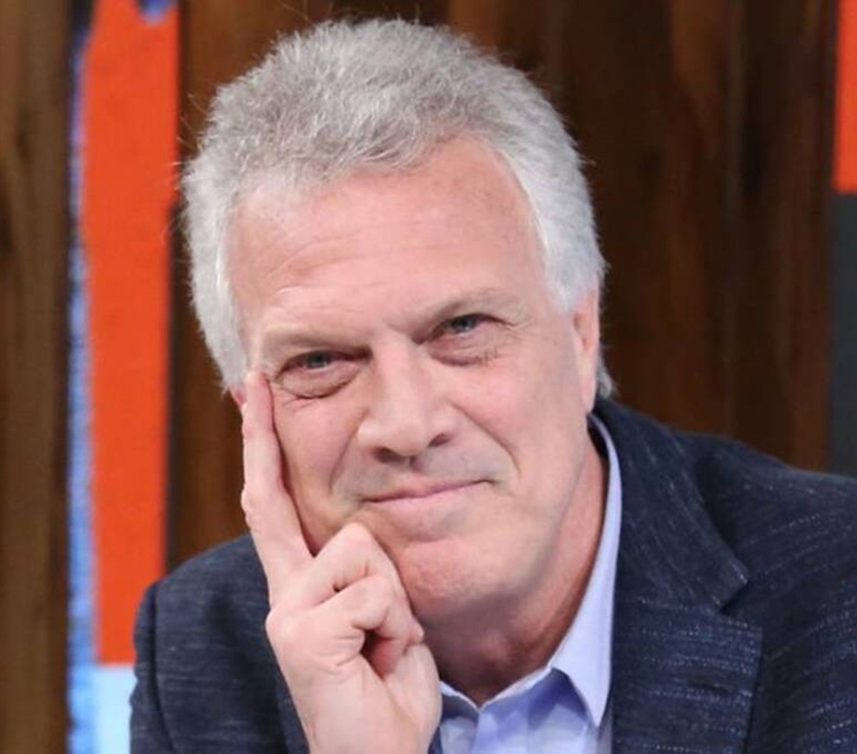 Nos 70 anos da TV, Bial leva suas conversas para o papel | Eu & | Valor ...