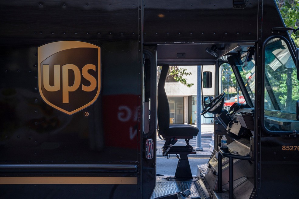 UPS tem queda de lucro e receitas no 4º trimestre de 2023 com menor ...