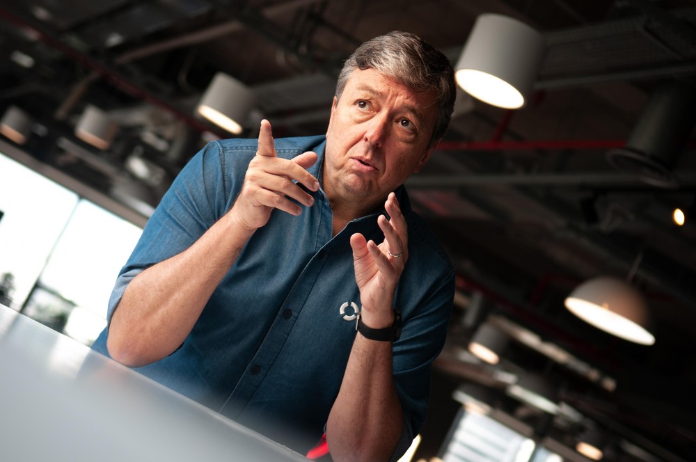 Cartões ainda têm espaço para crescer e vão coexistir com Pix, diz CEO ...