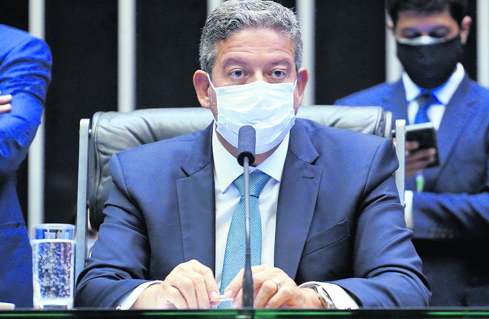 Lira chama governadores para debater pandemia após ataques de Bolsonaro ...