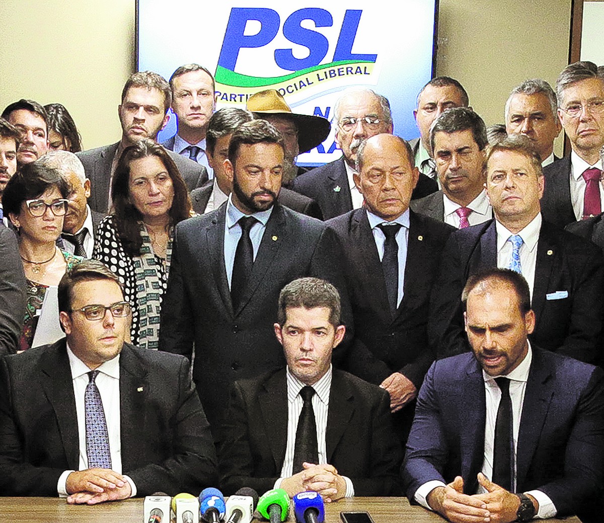 Interesse eleitoral trava saída de deputados do PSL | Política | Valor ...