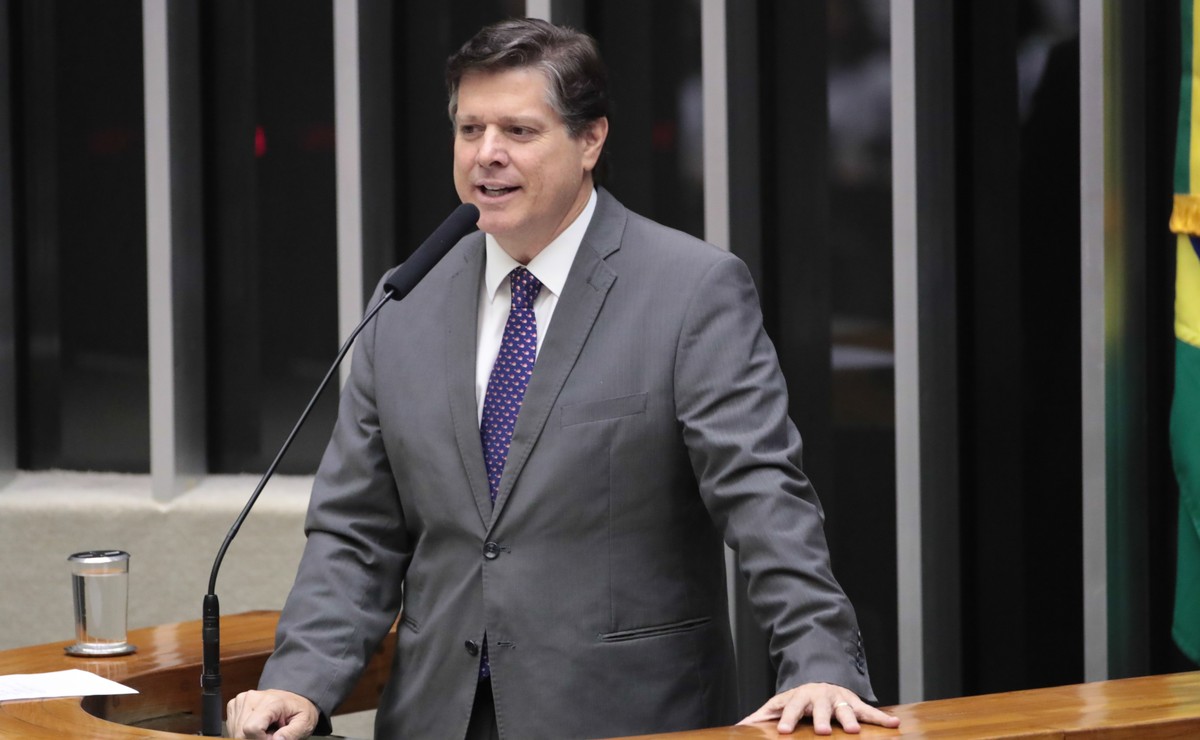 Dividido, MDB defende ajuste fiscal e reforma administrativa em ...
