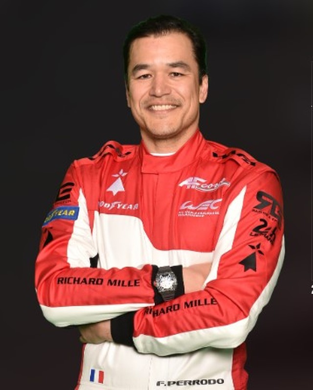 Família bilionária do petróleo recebe US$ 900 milhões em dividendos ...