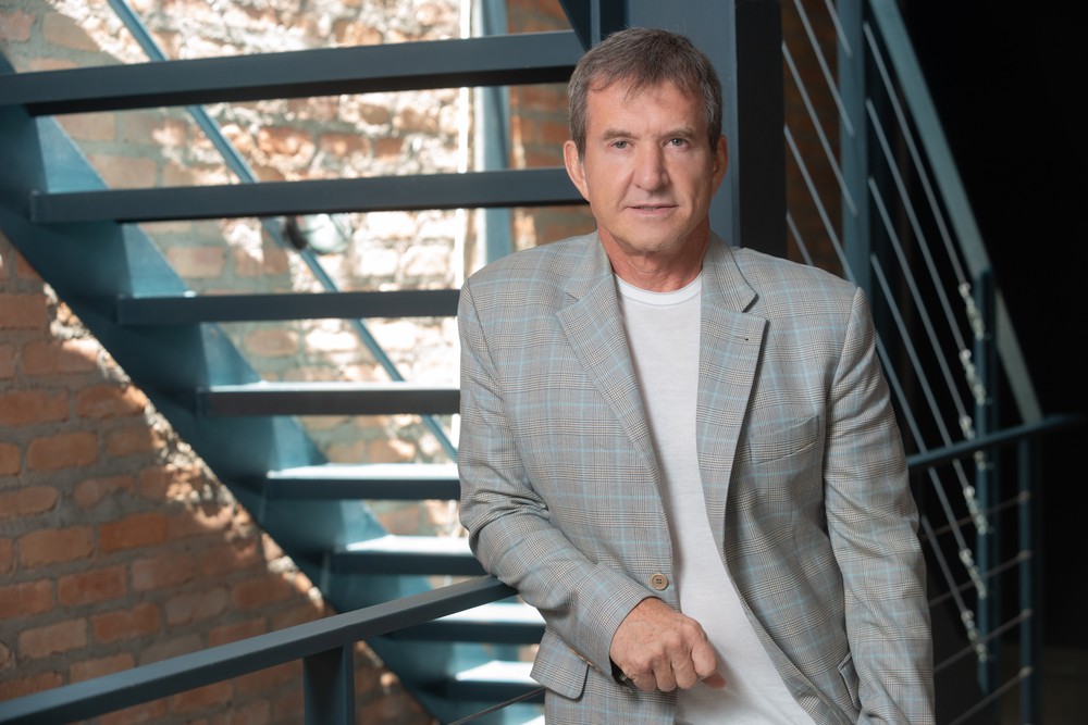 Como um empresário renovou a carreira de Roberto Carlos e virou um ...