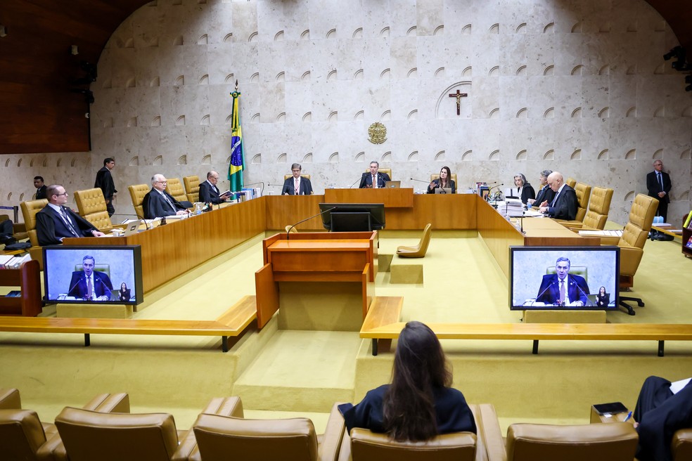 STF forma maioria para permitir símbolos religioso em prédios públicos ...