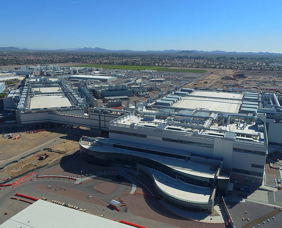 Intel começa a fabricar chips com tecnologia mais avançada do mundo nos ...