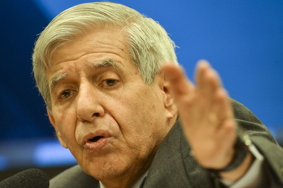 General Heleno diz ter ‘vergonha’ de receber R$ 19 mil | Política ...