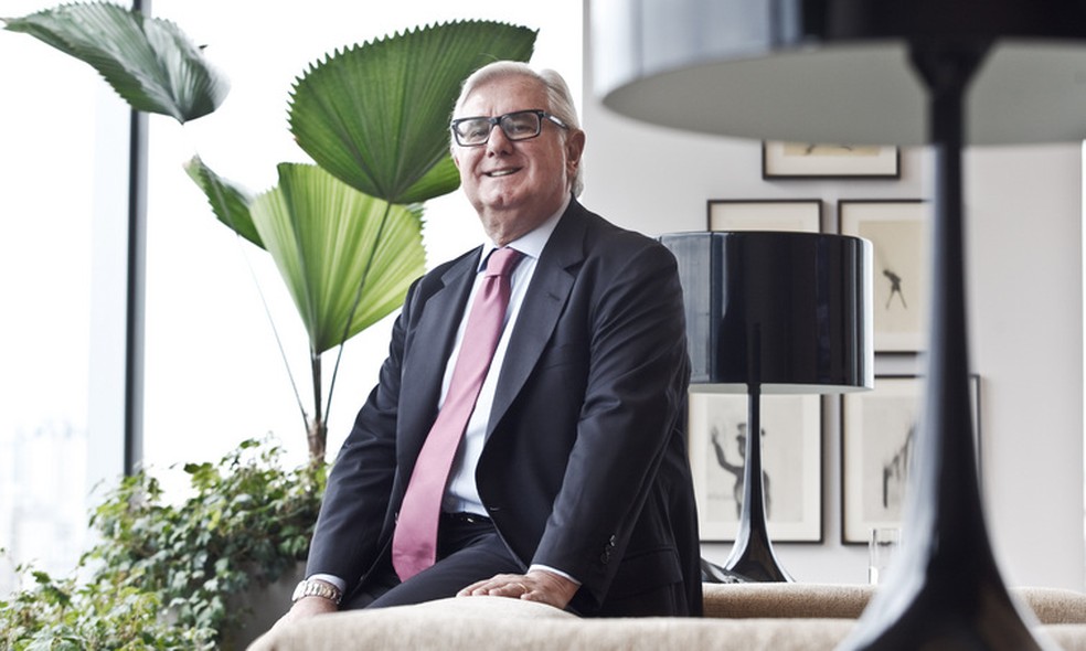 UBS obtém licença para retomar negócios no país | Finanças | Valor ...